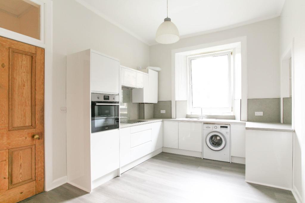 Drum Terrace, Easter Road, Edinburgh... 2 bed flat - £1,150 pcm (£265 pw)