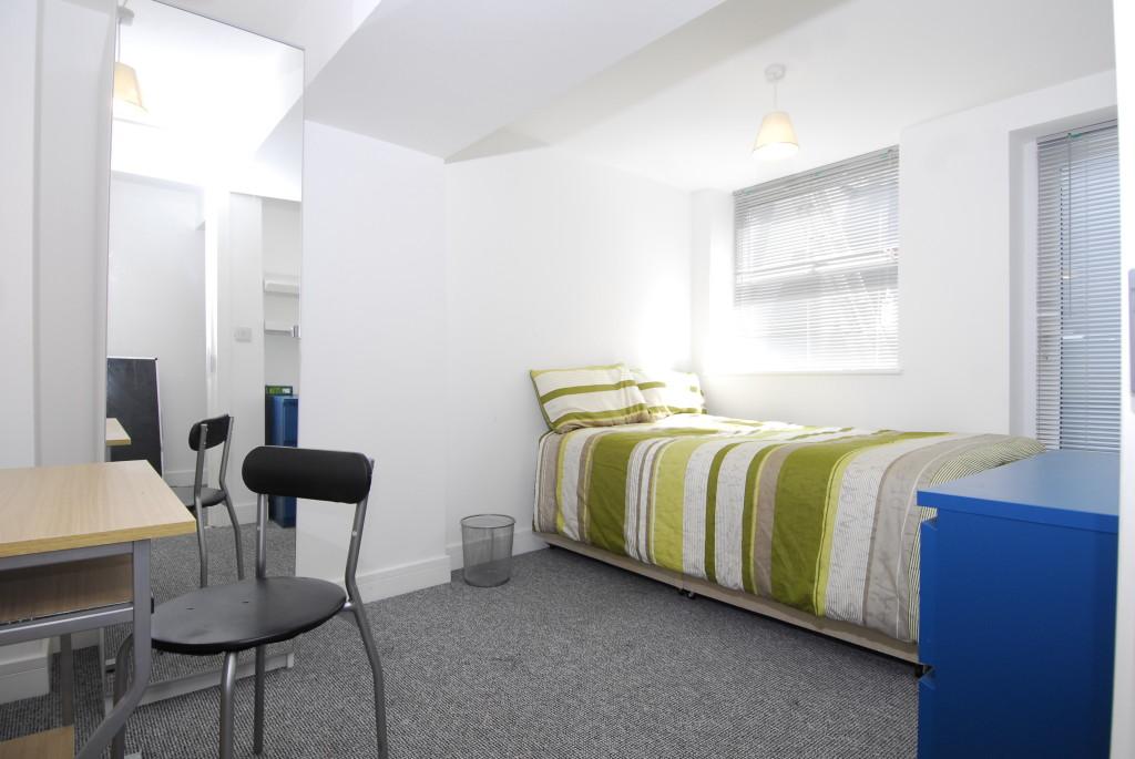 21 Armada Street, Flat 1 2 bed house share - £1,257 pcm (£290 pw)