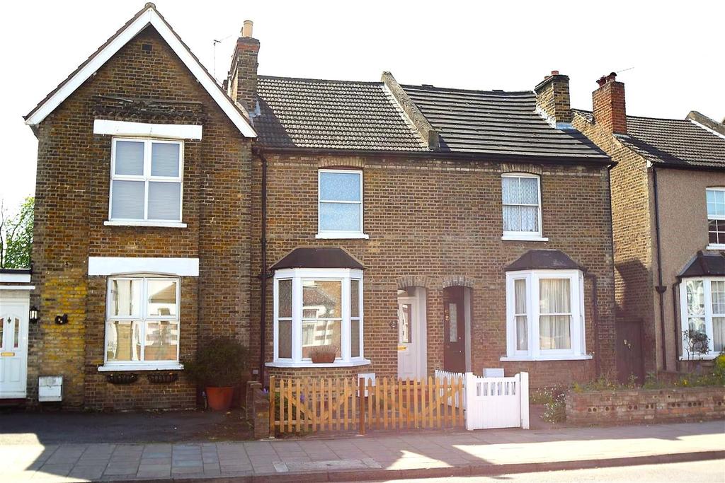 Beckenham Lane, Shortlands 2 bed detached house - £1,700 pcm (£392 pw)