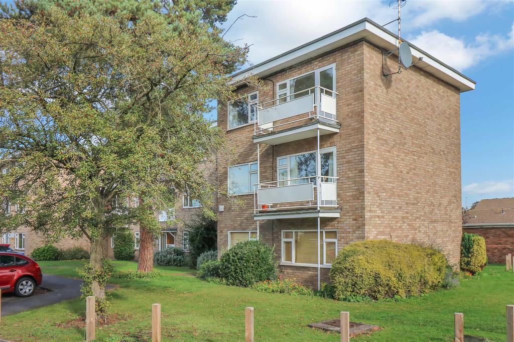 St. Johns Court, Warwick 1 bed apartment - £650 pcm (£150 pw)