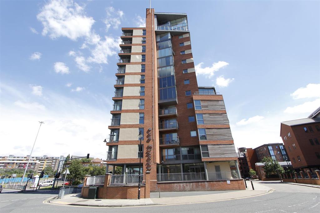 Trinity One, East Street 1 bed flat - £800 pcm (£185 pw)