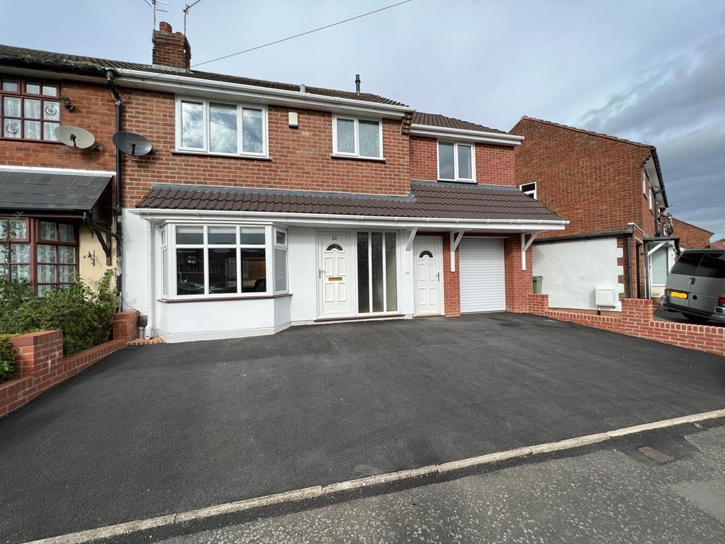 The Poplars, Stourbridge, DY8 5SN 4 bed semi-detached house - £250,000