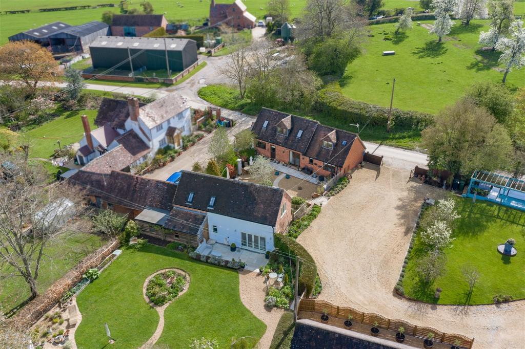 Bouts Lane, Inkberrow WR7 4HP 4 bed barn conversion for sale - £850,000