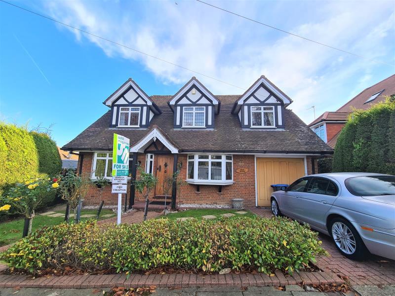 Southwell Road, Kenton, HA3 0NJ 4 bed detached house - £950,000