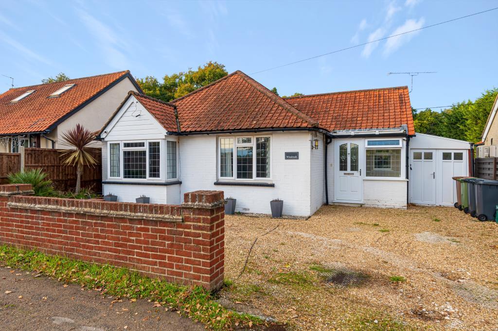 Normandy, Guildford, GU3 3 bed detached bungalow - £500,000