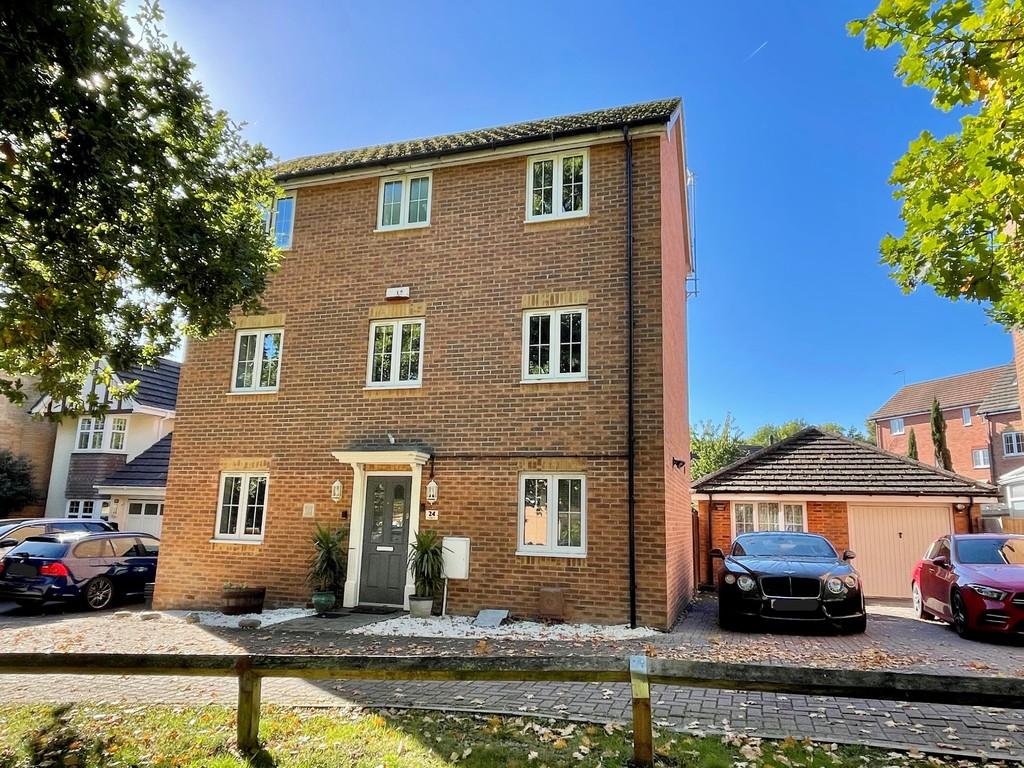 Coleridge Drive, Whiteley 5 bed detached house - £615,000