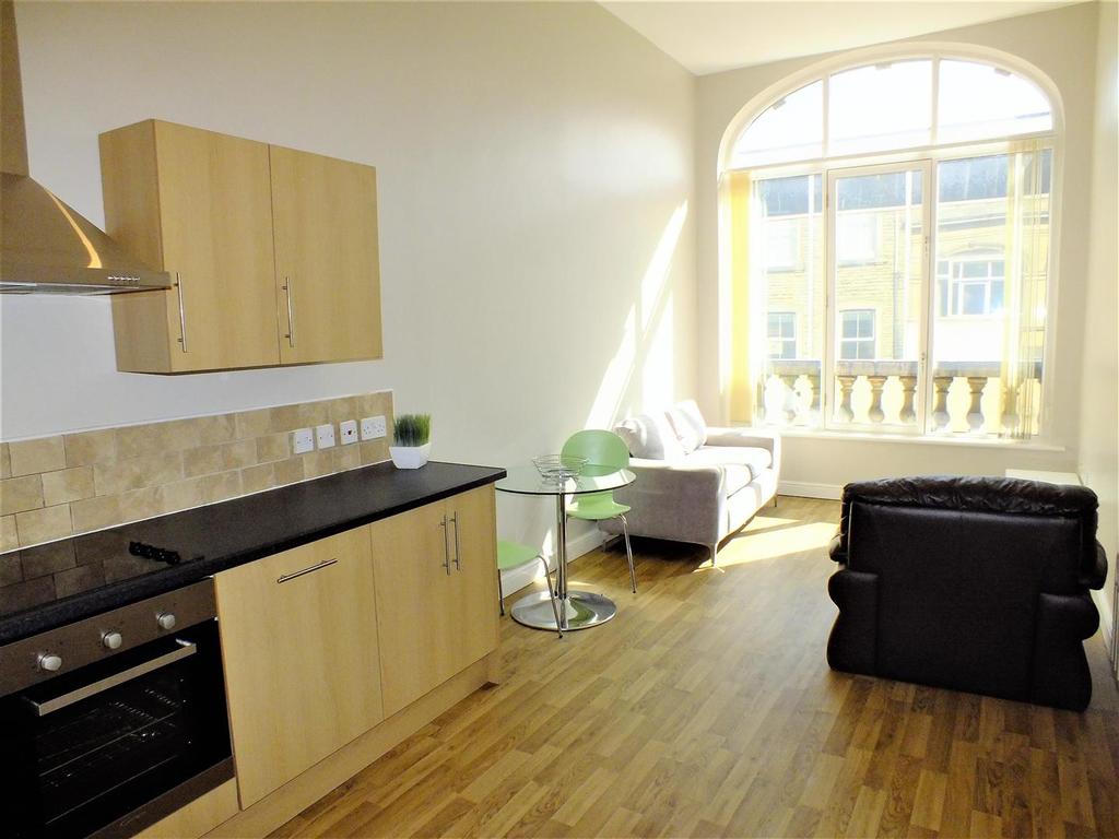 Bank House, Queen Street, Leeds, LS27... 1 bed flat - £600 pcm (£138 pw)