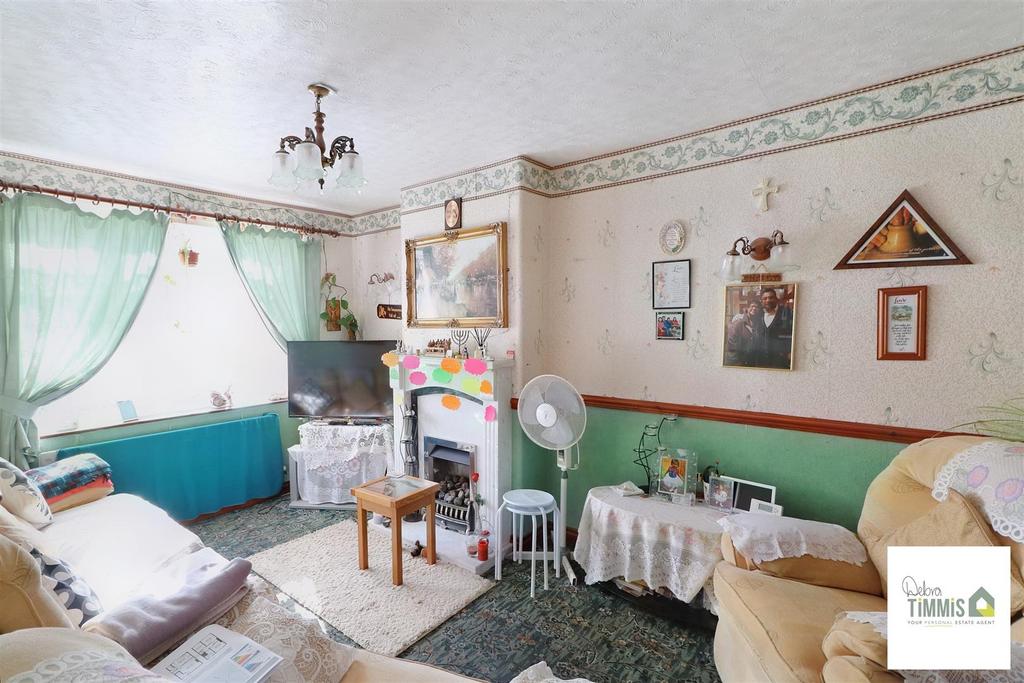 Dale Avenue Ball Green Stoke On Trent 3 Bed Semi Detached House £