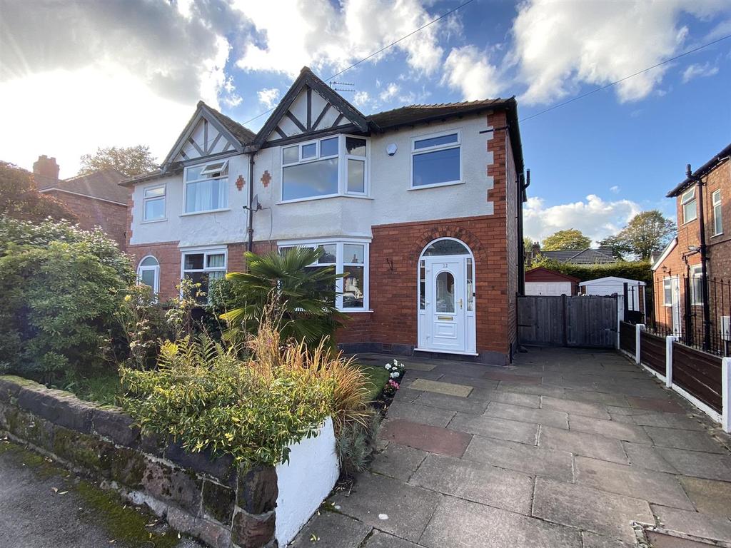 Sandileigh Avenue, Hale, Altrincham 3 bed semi-detached house - £495,000