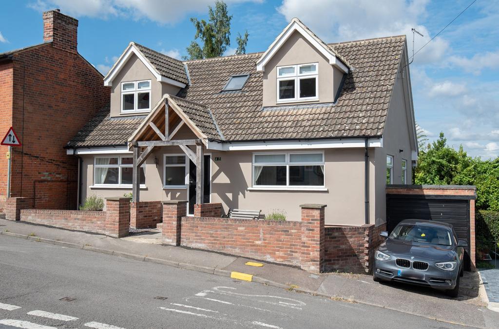 Brook Street, Manningtree, CO11 4 bed detached house - £475,000