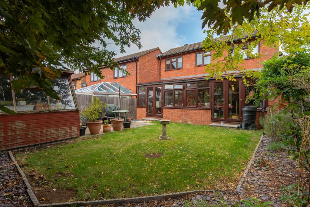 Basildon Court, Mill Road, Leighton... 4 bed terraced house - £375,000