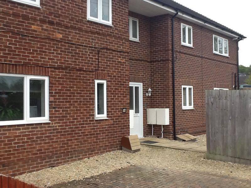 Barton Village Road, 84 Barton... 2 bed apartment - £1,000 pcm (£231 pw)