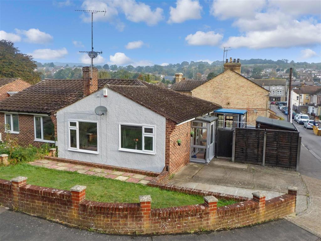 Woodhurst Close, Cuxton, Rochester, Kent 2 bed semi-detached bungalow ...