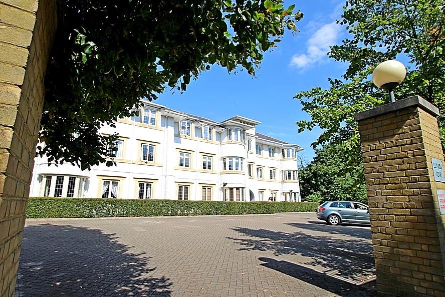 Norwood Green Road, Southall, UB2 2 bed flat - £1,500 pcm (£346 pw)