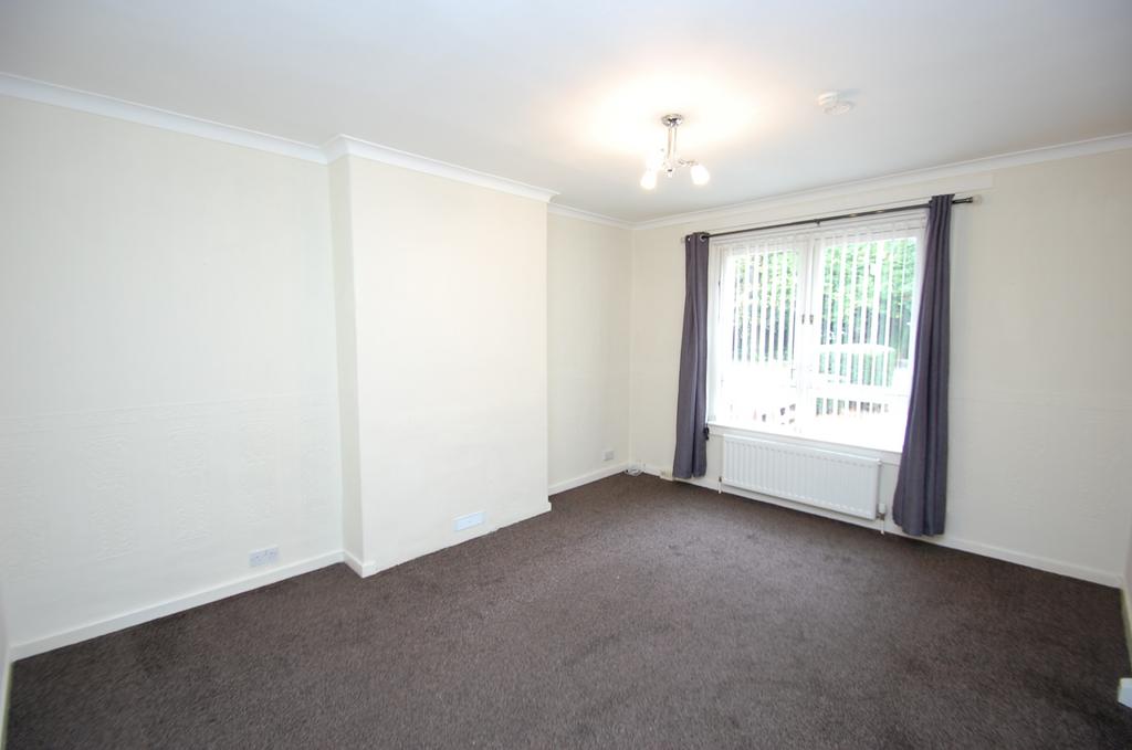 169 Arklet Road, Glasgow, G51 2 bed flat - £90,000