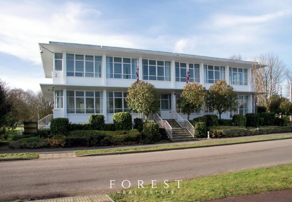 Portland House, Pitstone Green... Office - £572 pcm (£132 pw)