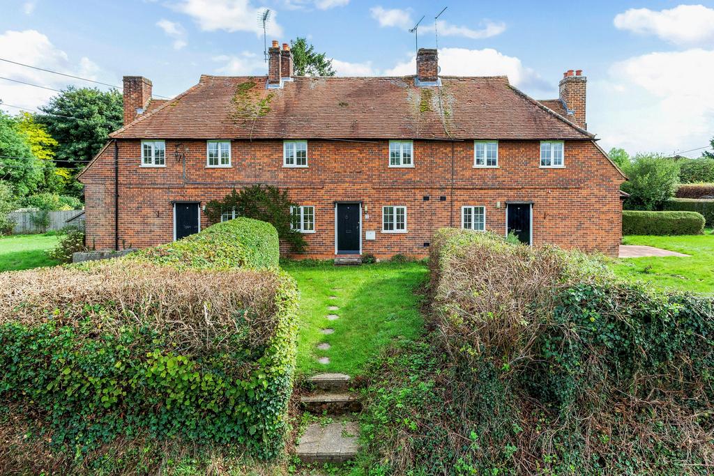 Howards Lane, Holybourne, Alton... 2 bed terraced house - £350,000