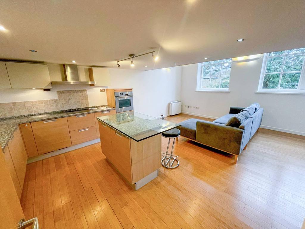Reed Place, Clapham North, London, SW4 2 bed flat - £2,579 pcm (£595 pw)