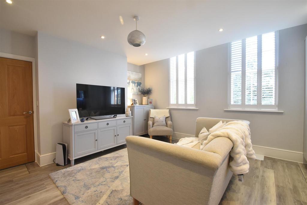 25 Radbrook Hall, Lady Herbert Way... 1 bed apartment - £189,995