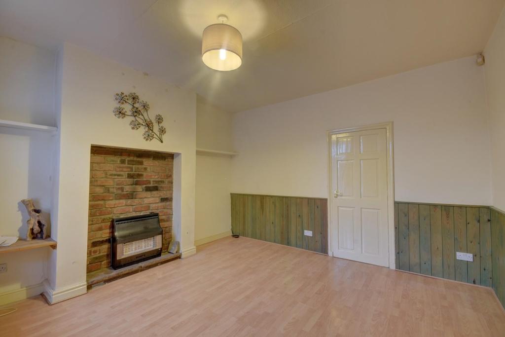 Basil Street, Colne 2 bed terraced house - £475 pcm (£110 pw)