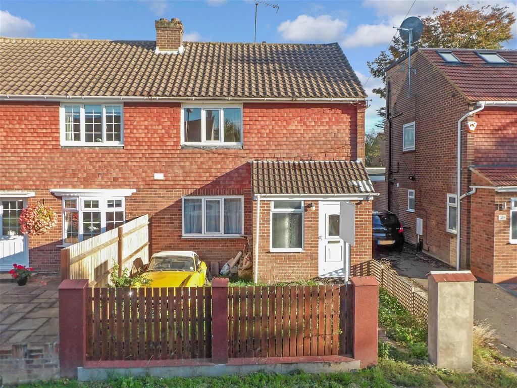 Woolborough Road, Northgate, Crawley... 3 bed semi-detached house - £ ...