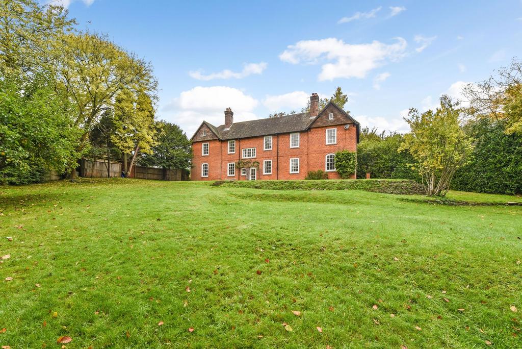 Tilmore Road, Petersfield, Hampshire 5 bed detached house - £1,400,000