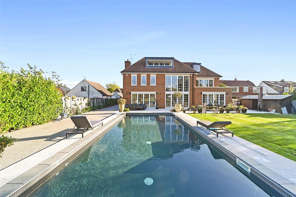 Glebe Road, Ramsden Bellhouse, Billericay, Essex, CM11 6 bed detached ...