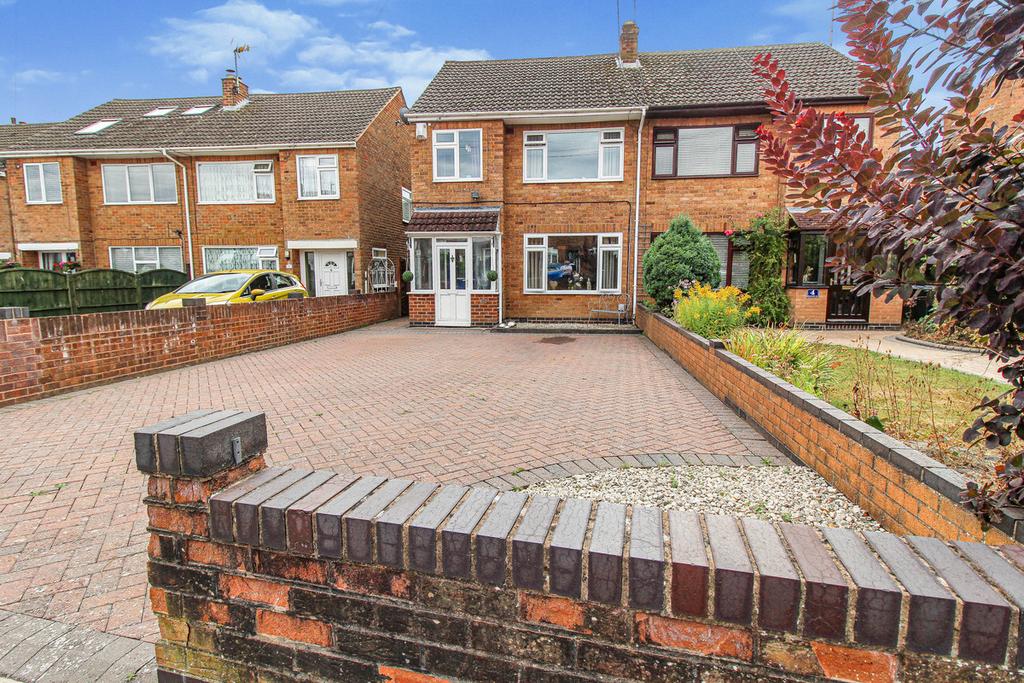 Chetwode Close, Coventry, CV5 3 bed semi-detached house - £270,000