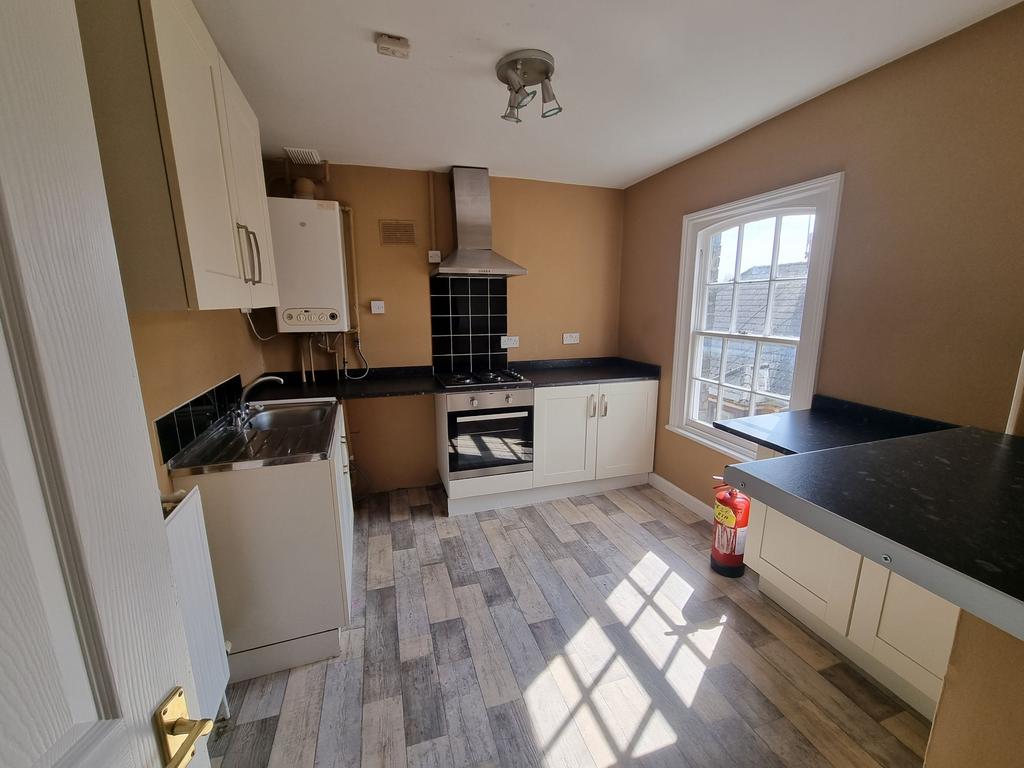 High Street, Boston, PE21 8TA 2 bed flat - £650 pcm (£150 pw)