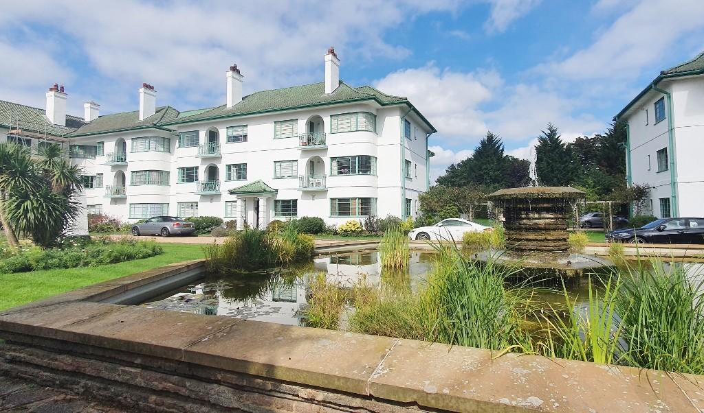 Pinner Court, Pinner 2 bed apartment - £409,950