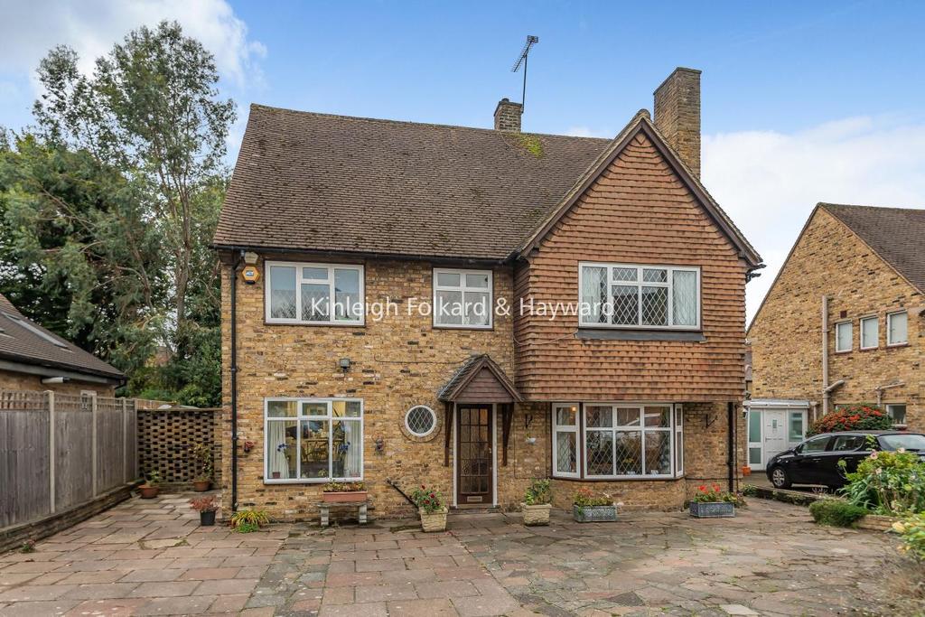 Blagdens Close, Southgate 4 bed detached house - £1,250,000