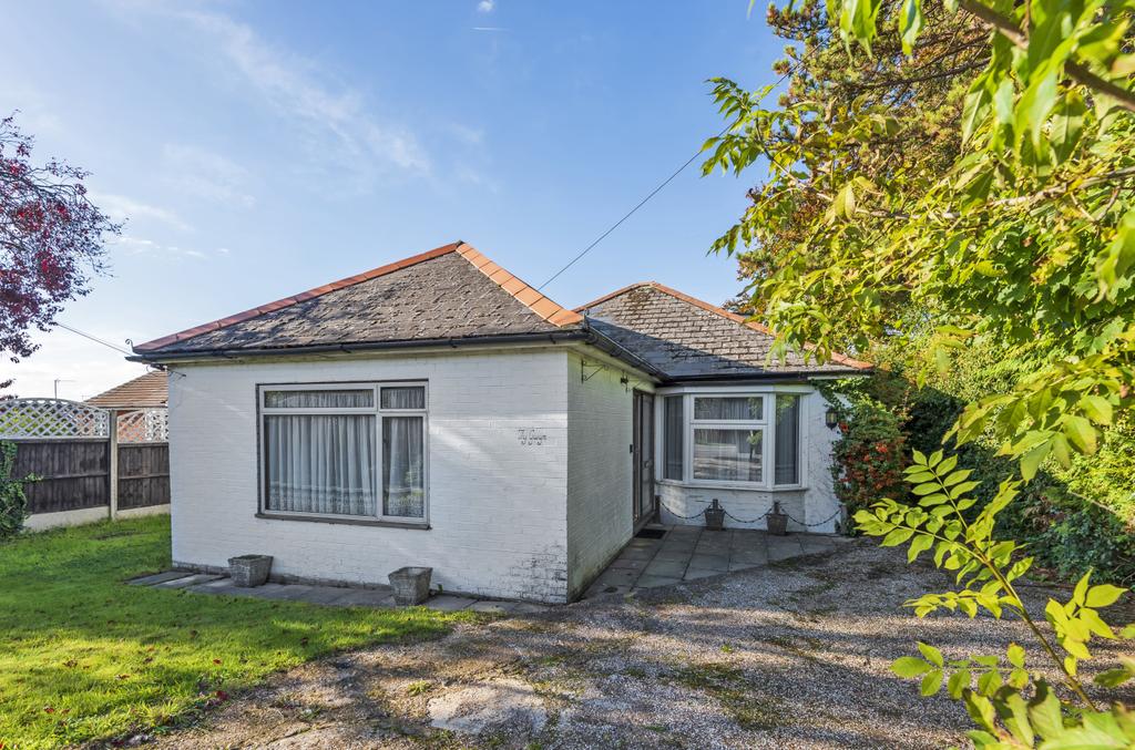 Jacklyns Lane, Alresford, SO24 3 bed bungalow - £550,000