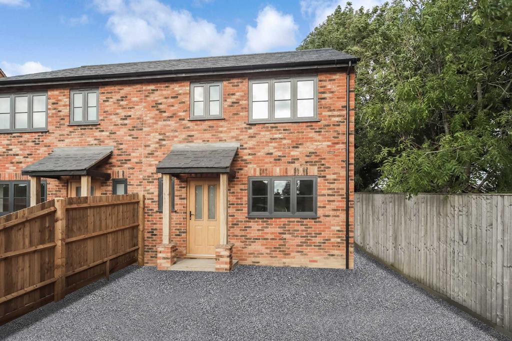 Slapton - NEW HOMES 3 bed semi-detached house - £495,000