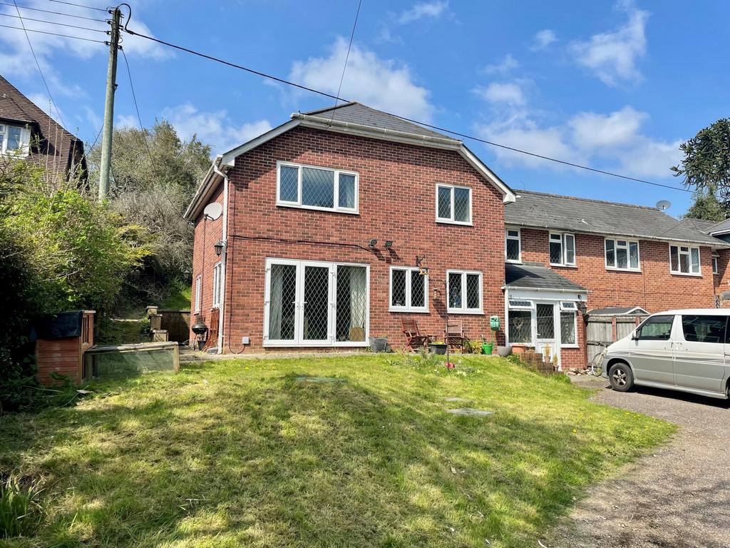Wheatley House, Pocombe Bridge, EX4 4 bed house - £375,000