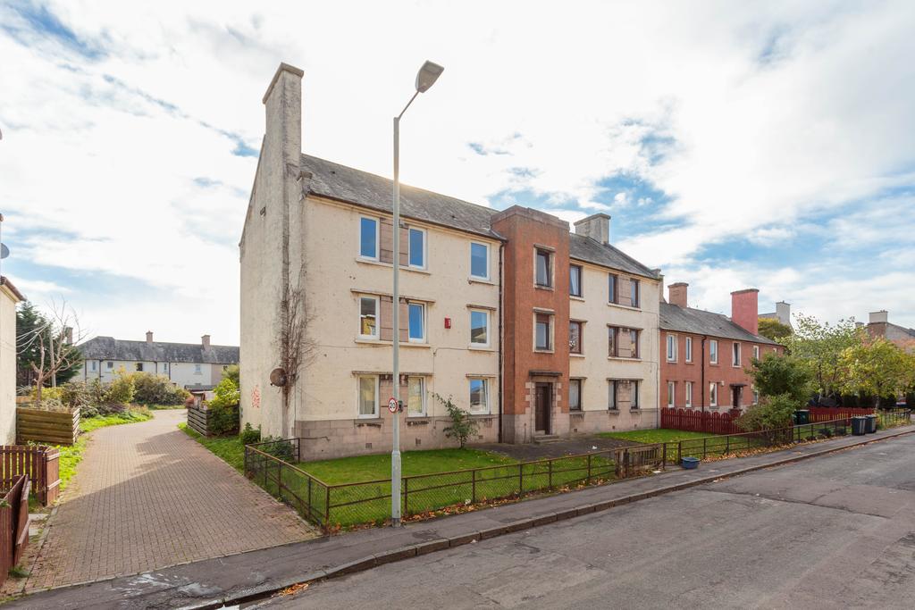 13 Flat 5 Ferry Road Avenue... 3 bed flat - £150,000