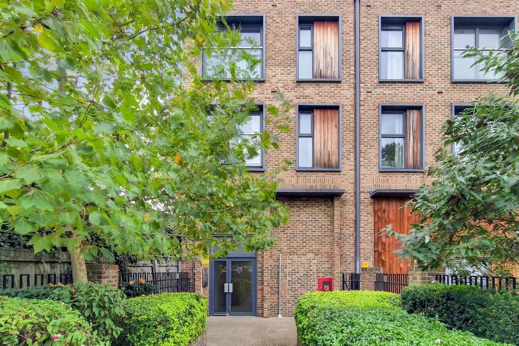 Clapham Road, Stockwell, London, SW9 1 bed flat - £2,400 pcm (£554 pw)