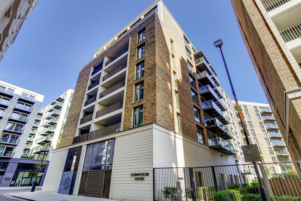 Commodore house, Admiralty Avenue... 1 bed apartment - £1,900 pcm (£438 pw)