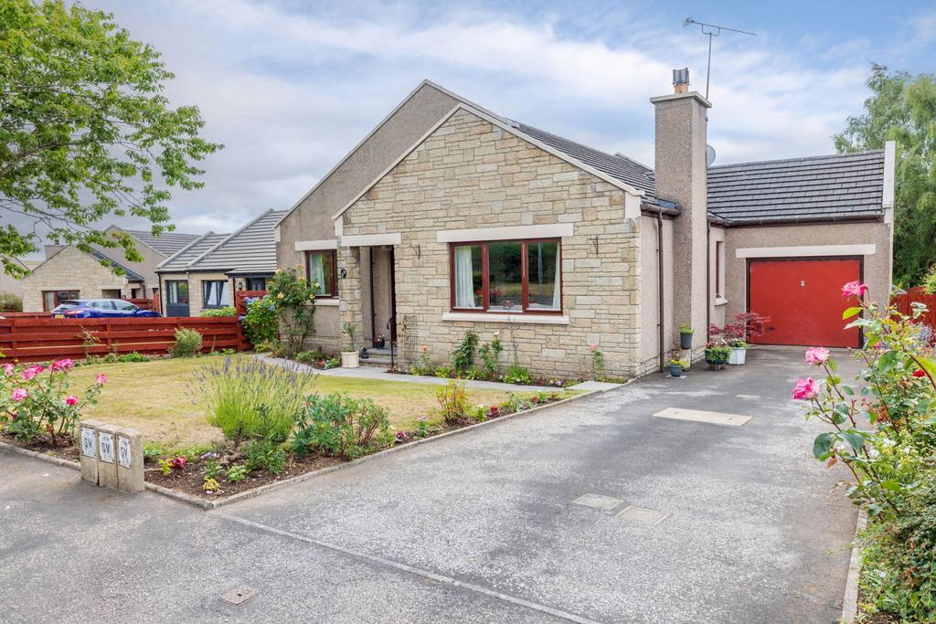 22 Bede Way, Tarves, Ellon, AB41 7WE 3 bed bungalow - £243,000