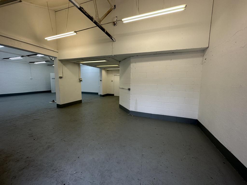 Golden Crescent, Hayes, Greater... Property - £3,200 pcm (£738 pw)