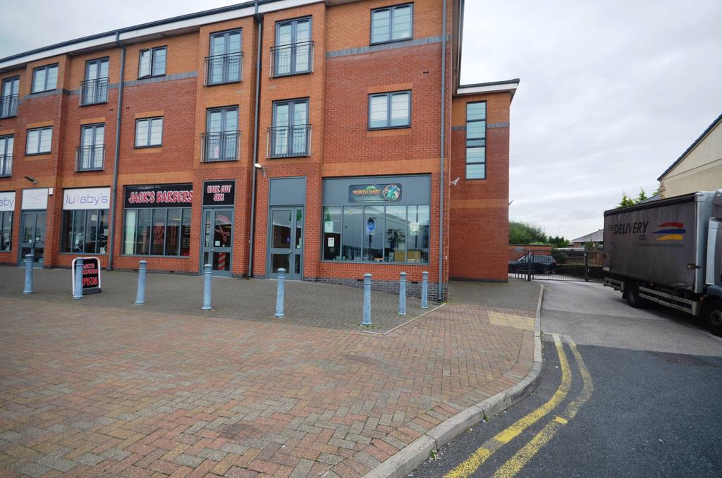 Liebig Court,Widnes,WA8 6GD Workshop & retail space - £1,083 pcm (£250 pw)