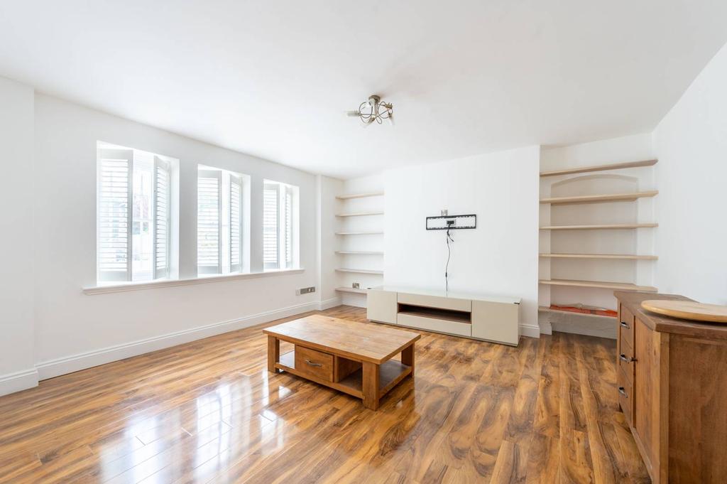 Victoria Rise, Clapham, London, SW4 2 bed flat - £3,500 pcm (£808 pw)