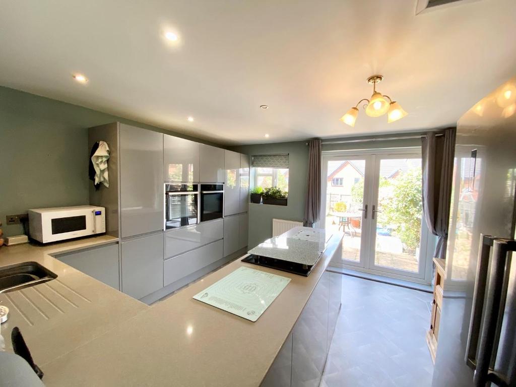 James Orchard, Berkeley, GL13 9TP 3 bed semi-detached house - £310,000
