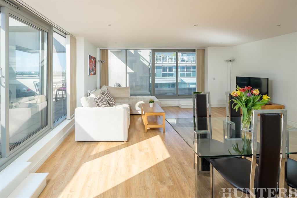 Crane Heights, Waterside Way, London... 2 bed flat - £2,100 pcm (£485 pw)