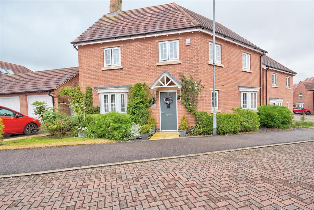 Ploughed Way, Kibworth Harcourt 4 bed detached house - £400,000