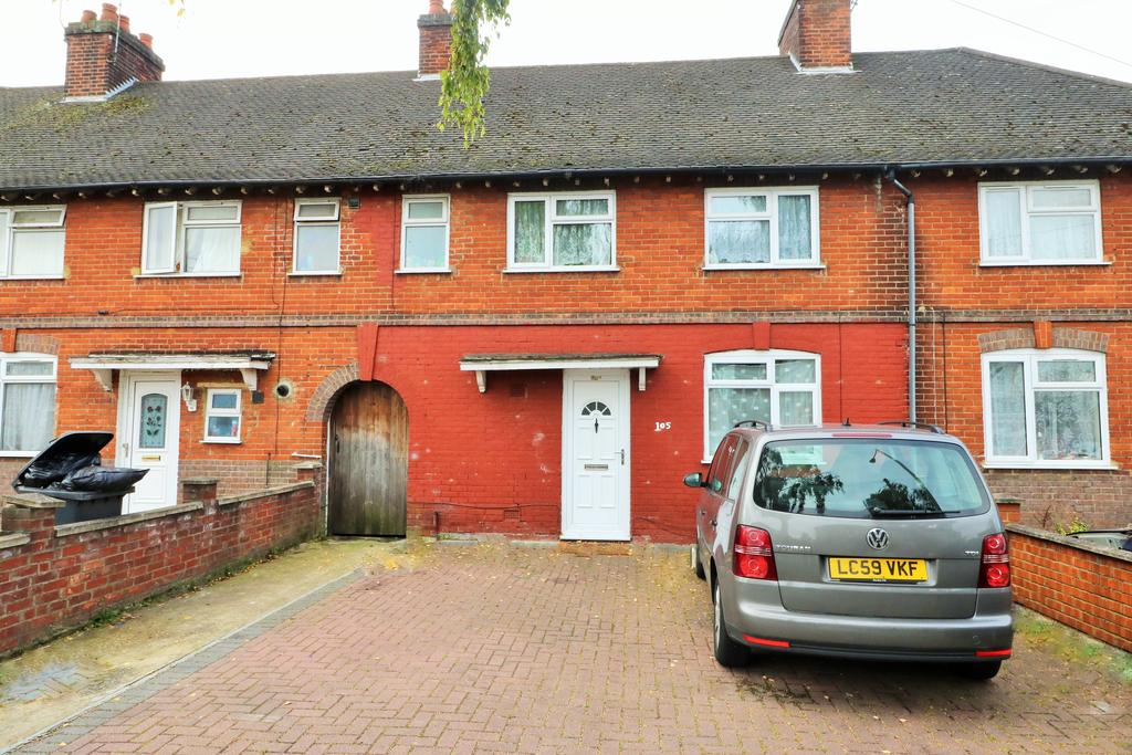 Selbourne Road Luton LU4 8LT 3 bed terraced house - £1,250 pcm (£288 pw)