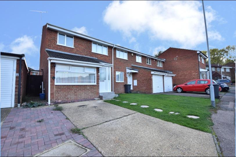 Ryton Close, Luton, Bedfordshire, LU1... 3 bed end of terrace house - £ ...
