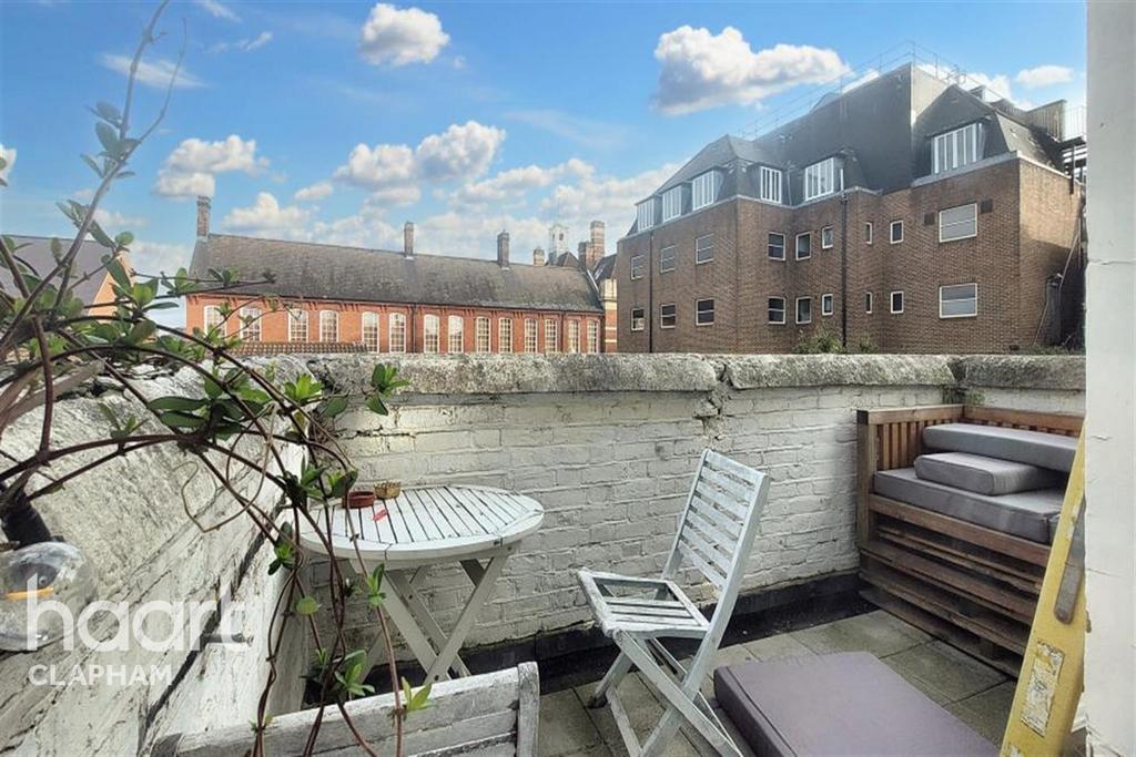 Latchmere Road, SW11 3 bed flat to rent - £3,000 pcm (£692 pw)