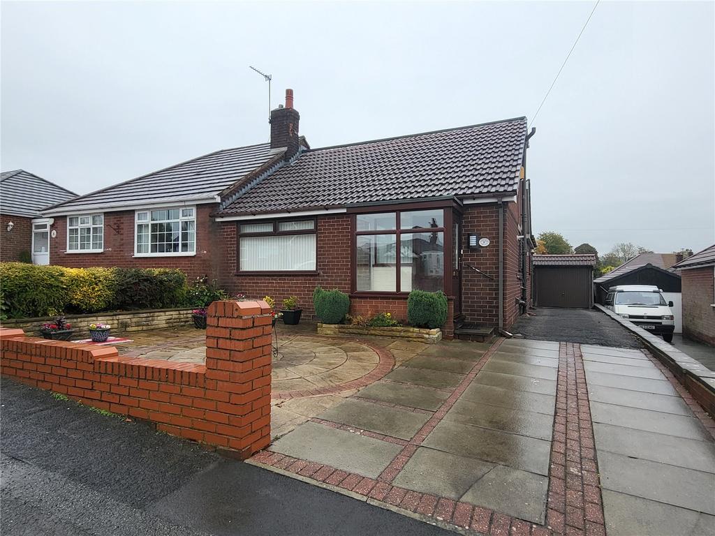 Surrey Avenue, High Crompton, Shaw... 3 bed bungalow - £240,000