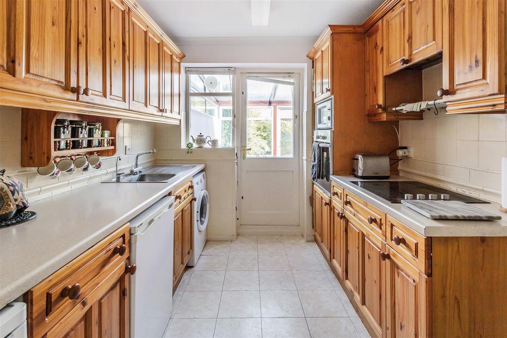 PIXHAM, RH4 3 bed terraced house - £480,000