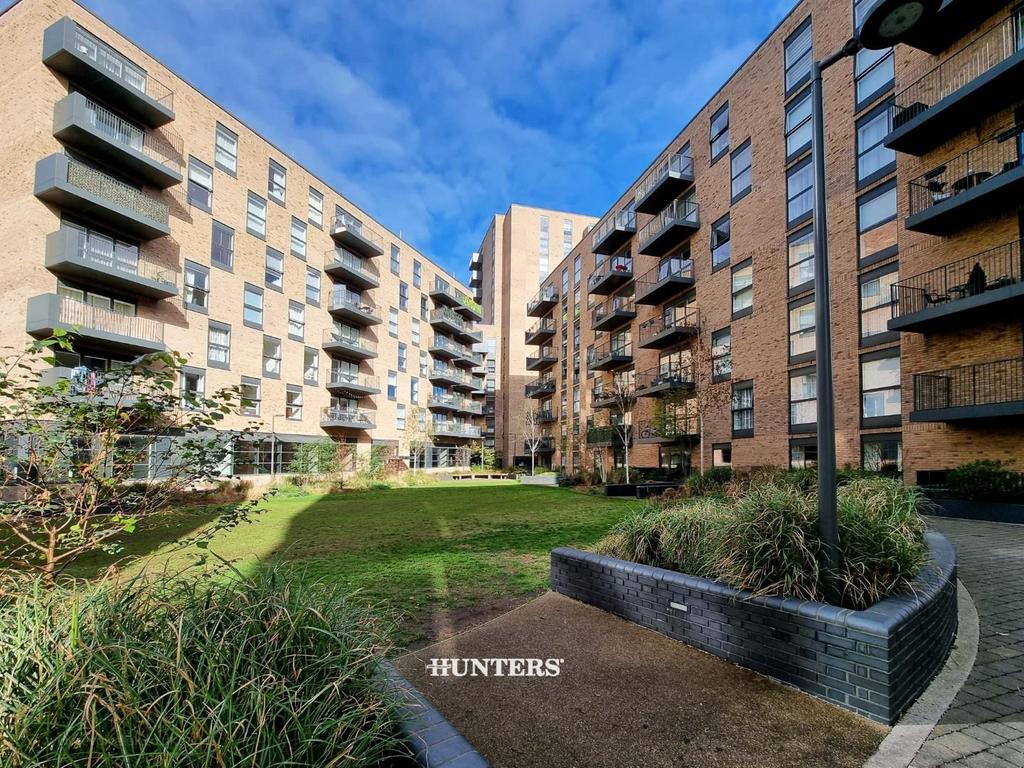 Curtis Court, Lyon Road, Harrow 3 bed house - £2,500 pcm (£577 pw)